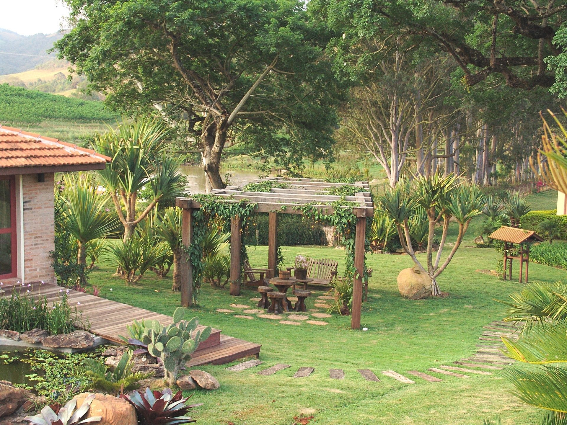 Decoração rústica para jardim: 5 Dicas e inspirações - Mostaza
