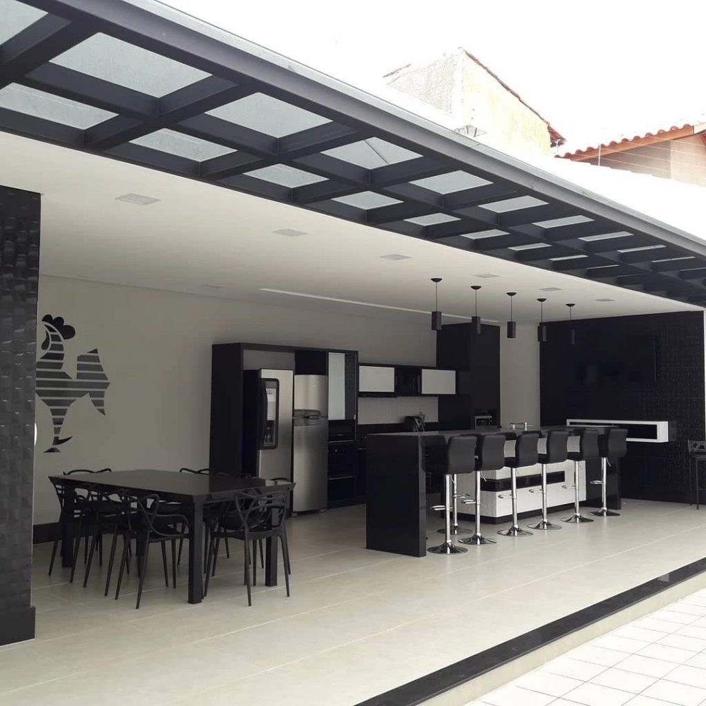 Pergolado metálico: 6 principais vantagens para a sua casa