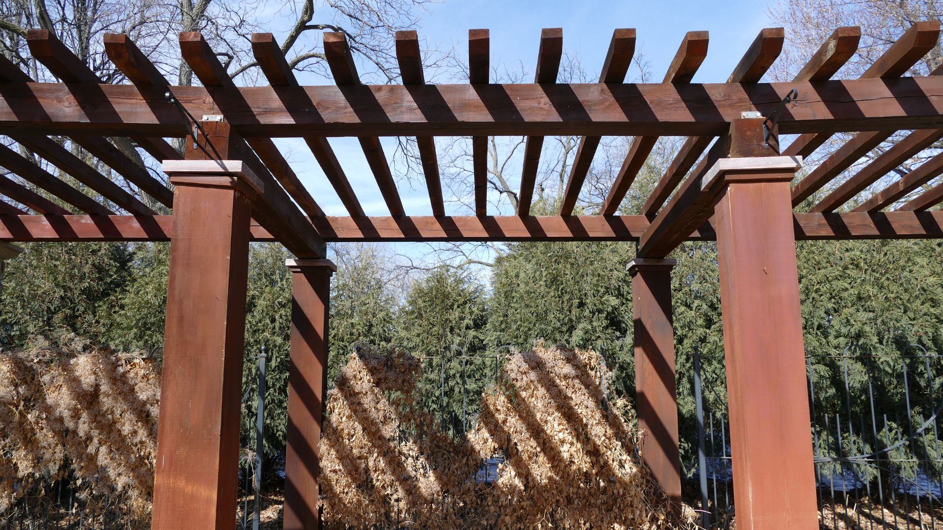 Descubra qual é a melhor cobertura para um pergolado